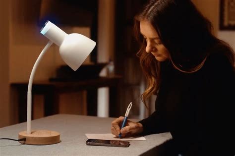 Worlds First Ai Lamp Pino Automatically Tracks Faces And Objects