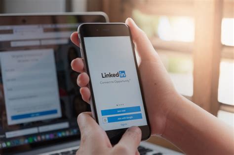 Linkedin To Layoff Hundreds Of Employees
