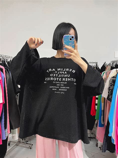 데일리룩추천 가을신상 빅사이즈 오버핏 라운드 레터링 긴팔티셔츠 빅사이즈니트 에이블리