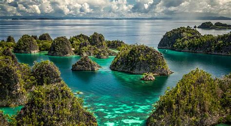 10 Tempat Wisata Di Indonesia Paling Populer Jurnal Bumi