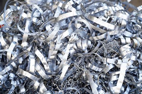 강철 스크랩 재료 재활용 Cnc 선반에 금속 부품을 가공 한 후 알루미늄 칩 폐기물 클로즈업 트위스트 나선형 강철 면도 작은 거칠기 선명도 강철에 대한 스톡 사진 및 기타