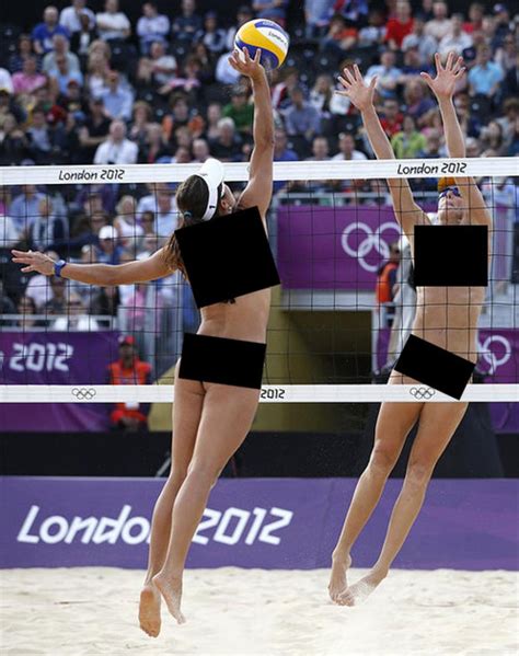 Censored Beach Volleyball Schwarze Balken Statt Knappen Bikinis Kurier
