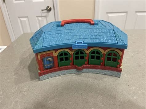 Thomas And Friends Take Along Play Roundhouse Train Station Carry Case