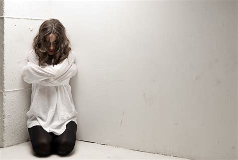 Сумасшедший в смирительной рубашке фото и картинки Abrakadabra Fun