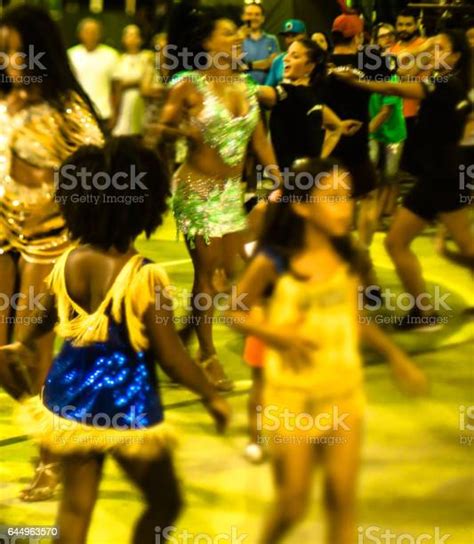브라질 카니발브라질 삼 바 학교 미국의 공개 리허설에서 사진을 할 Garrafão 공공 광장 이사벨라에서 2 월 18 일 2017 공연에 대한 스톡 사진 및 기타 이미지