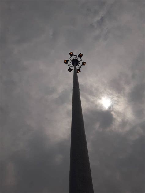 ติดตั้งระบบเสาไฟฟ้าแสงสว่าง เสาไฟถนน เสาไฮแมส โคมไฟถนน โคมไฟถนนled