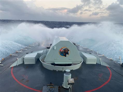 Royal Canadian Navy Halifax Class Frigate 57mm Bofors Gunshield Art Hmcs Winnipeg Seas