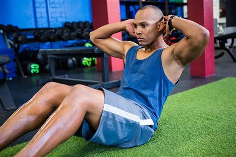 The Curl Ups The Perfect Core Workout Men S Fit Club