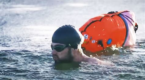 A Telex újságírója Simor Dániel Is Indult A 4 Téli Balaton átúszáson