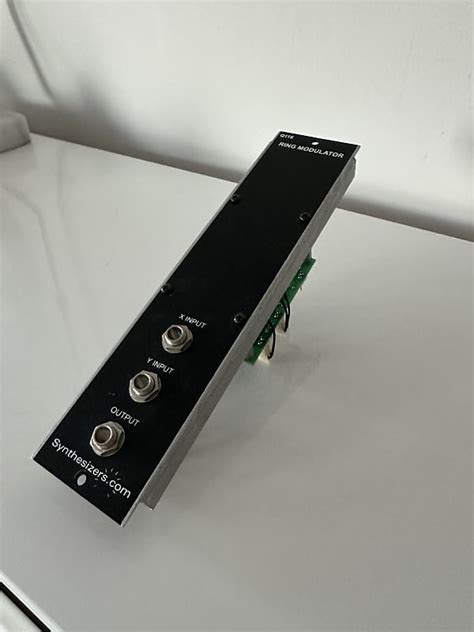 Q116 Ring Modulator Black Reverb