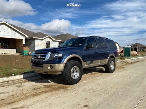Ford Expedition Lifted