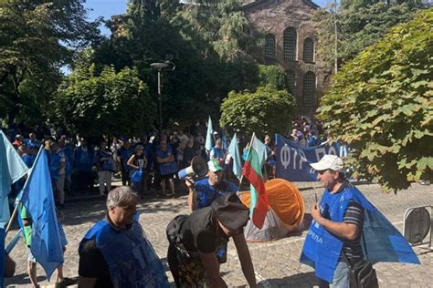 Градският транспорт в София излиза на протест увеличенията не са изплатени