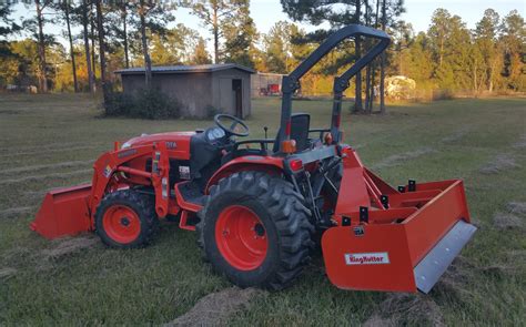 Box Blade Rental 33hp Kubota B3300su Tractor With Loader And Box Blade