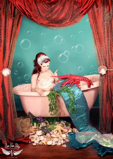 Ludella Hahn, Atomic Pin-Up