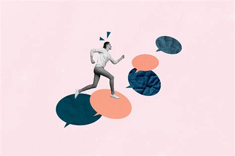 복합 크리 에이 티브 아트 콜라주 의 행복 한 소녀 실행 다채로운 텍스트 상자 통신 개념 구 연설 절연 통하고 있는 그려진 배경 땋은 머리에 대한 스톡 사진 및 기타 이미지