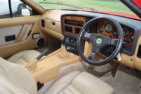 lot 105 1988 lotus excel se