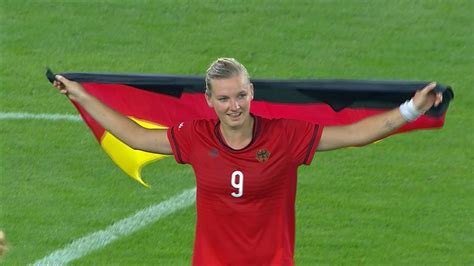 Popp Beendet Nationalmannschaftskarriere