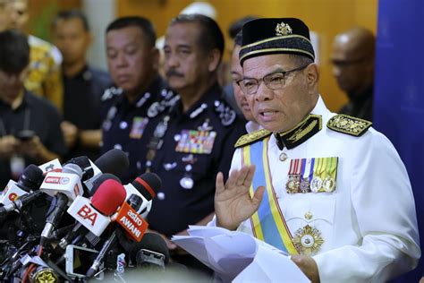 Hazani Dilantik Ketua Pengarah Mcba Pertama Utusan Borneo Online Hazani Dilantik Ketua Pengarah Mcba Pertama Utusan Borneo Online