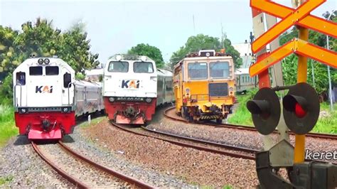 Ramainya Nonton Kereta Api Tambahan di Palang Pintu Perlintasan Kereta JPL 213 | Railroad ...