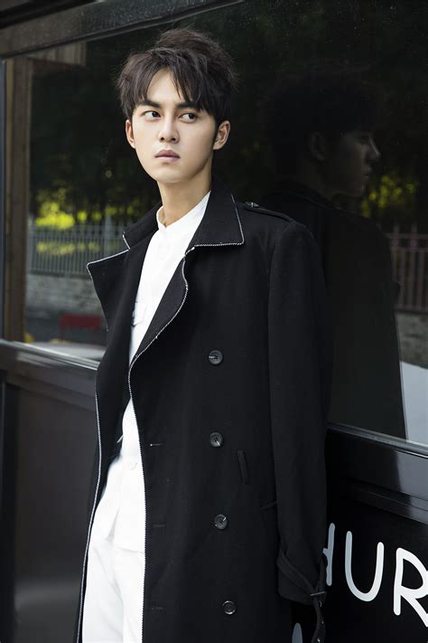 谢彬彬整容谢彬彬谢彬彬身高大山谷图库