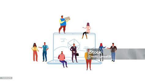 비즈니스 사람들이 개발자 그룹 브레인스토밍 노트북 화면 컴퓨터 애플 리 케이 션 개발 개념 인터페이스 응용 프로그램 디자인 남성