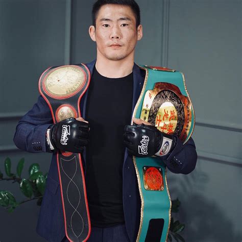 Хүчит Монгол Бөхчүүд Хөдөлмөрийн баатар Гавьяат тамирчин Олимпын хүрэл медальт Гиннесийн