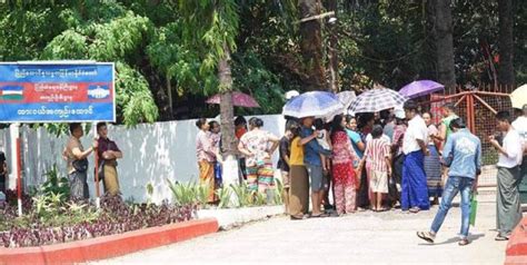 အမိန့်ချခံထားရသည့် နိုင်ငံရေးအကျဉ်းသူ ၄၀ ကျော်ရှိကြောင်း ထားဝယ်နိုင