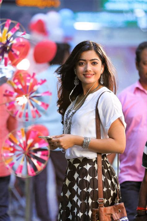South Actress Rashmika Mandanna Wallpapers For Mobile Dp Oyephoto