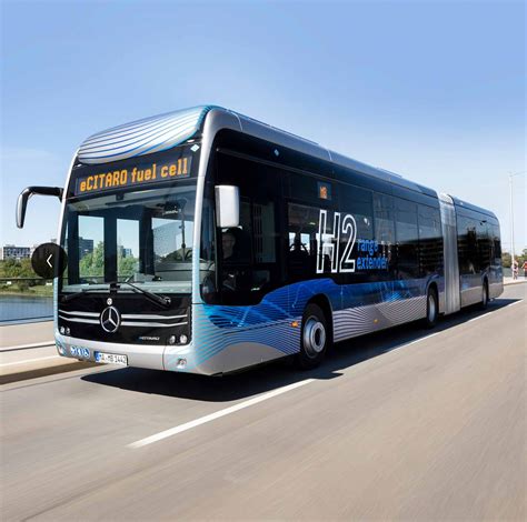 Daimler Buses Thanks To Its Range Extender With Fuelcell The Ecitaro Fc Can Travel Up To 400 Km