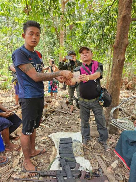 မြဝတီမြို့ကို စစ်ကူလာသည့် အောင်ဇေယျစစ်ကြောင်းမှ စစ်သား ၃ ဦး လက်နက်များ