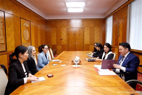 Ж Баясгалан Өндөр настнууд хөгжлийн бэрхшээлтэй иргэд халамж авахаасаа илүү боломж олдвол