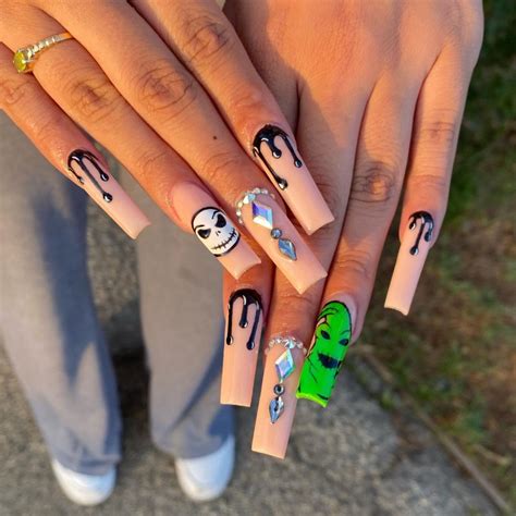 40 Classic Acrylic Nails To Inspire You