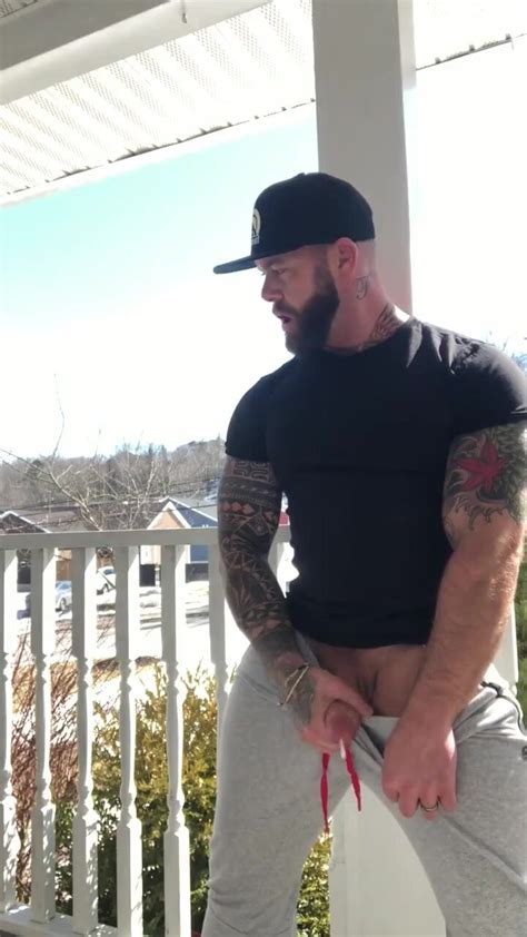 Muscular Hunk Wanks And Cums Outside Thisvid Com En Anglais
