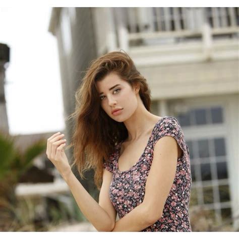 Sarah Mcdaniel The Us Model With Hypnotizing Eyes Is Causing Internet Meltdown Brandsynario