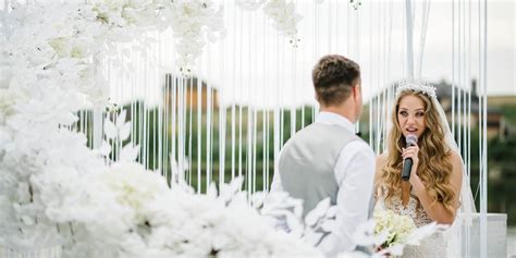 Bride Exposes Cheating Fiancé During Wedding Vows Yourtango