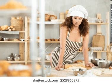Hundred Naked Woman Apron Royalty Free Images Stock Photos
