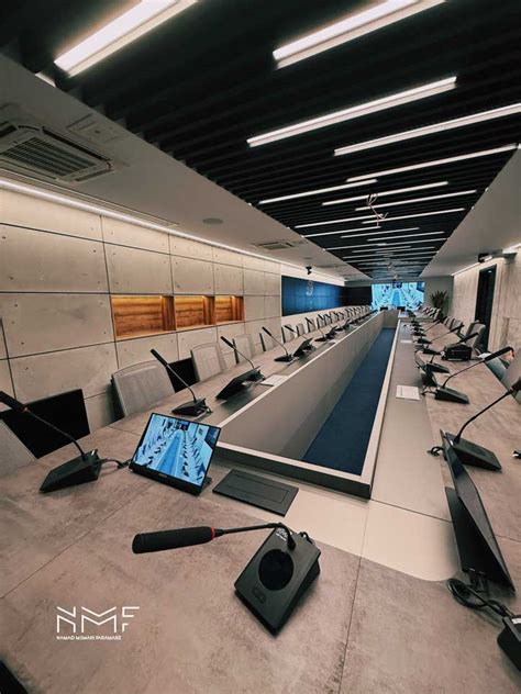 پروژه و نمونه های بازسازی و طراحی دکوراسیون اداری نماد معماری