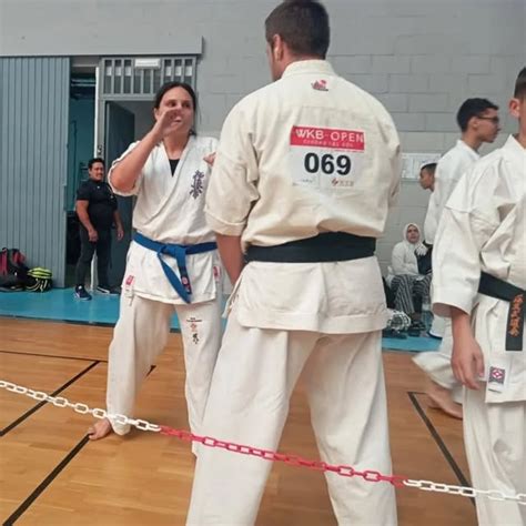 Laura Laurab01 • Threads Say More