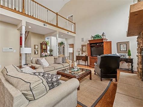 1041 Ashfield Way Greensburg Pa 15601 Zillow