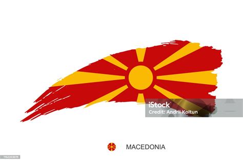 수채화 그림 마케도니아 국기입니다 그런 지 브러쉬 스트로크 마케도니아어 독립 기념일 붉은 줄무늬와 노란 태양 나라 상징벡터 추상화 일러스트 레이 션 개념에 대한 스톡 벡터