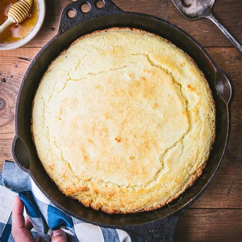 Southern Cornbread Recipe Easy Skillet Style