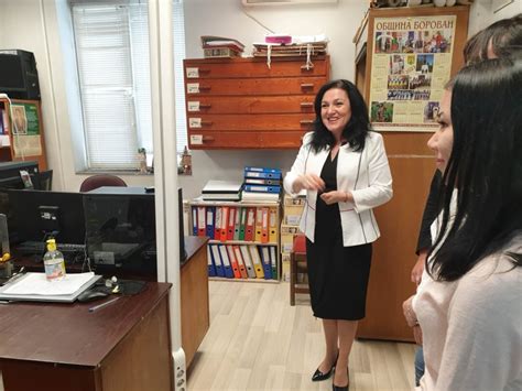 Инж Десислава Тодорова посрещна ученици от ПГТ Коста Петров снимки