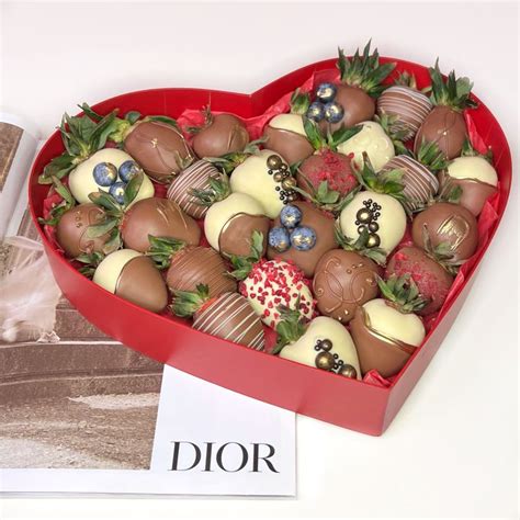 Клубника в шоколаде в 2024 г Клубника в шоколаде Клубника Шоколад