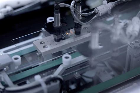 Video Go Behind The Scenes See Galaxys Most Optically Advanced Scratch Resistant Display