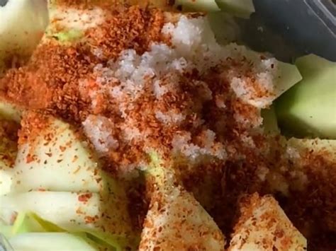 Bikin Ngiler! Ini Resep Rujak Mangga Bubuk Cabe yang Viral di TikTok