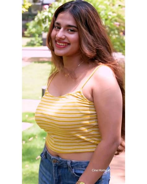 Nayanthara Chakravarthy 🍩 Rmalluhorny