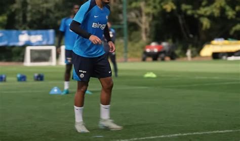 “Nobody’s come to speak to me…” – Chelsea gem’s worrying hints about his future - Yahoo Sports
