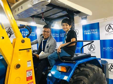Pankaj Goyal On Linkedin Autonxt E Tractor Loader Generating Curiosity For Young Ones So