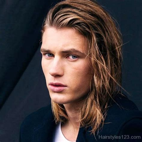 Side Swept Long Hairstyle Side Swept Long Hairstyle