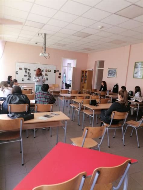 Изложба „Ана Франк историја за садашњост“ у нашој школи Економско трговинска школа Кула